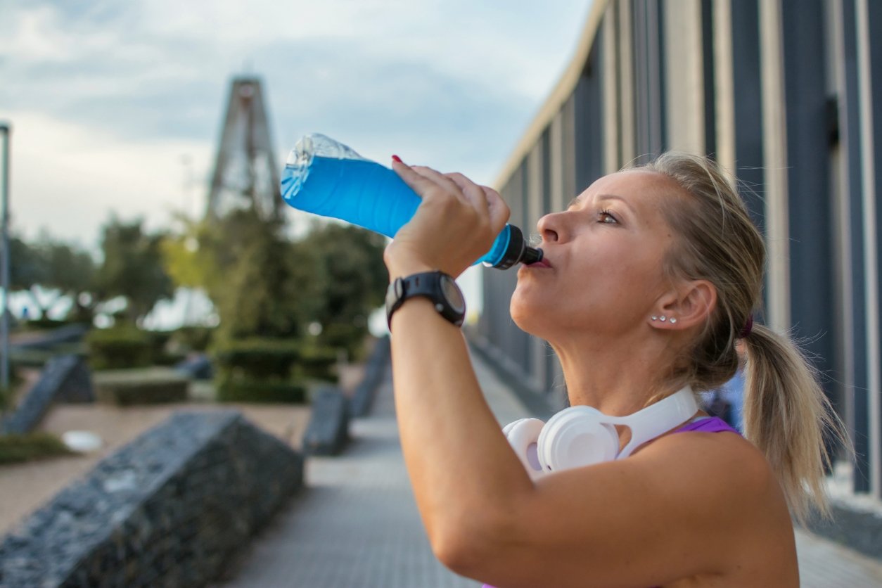 Boisson isotonique : Qu'est-ce que c'est et pourquoi la consommer
